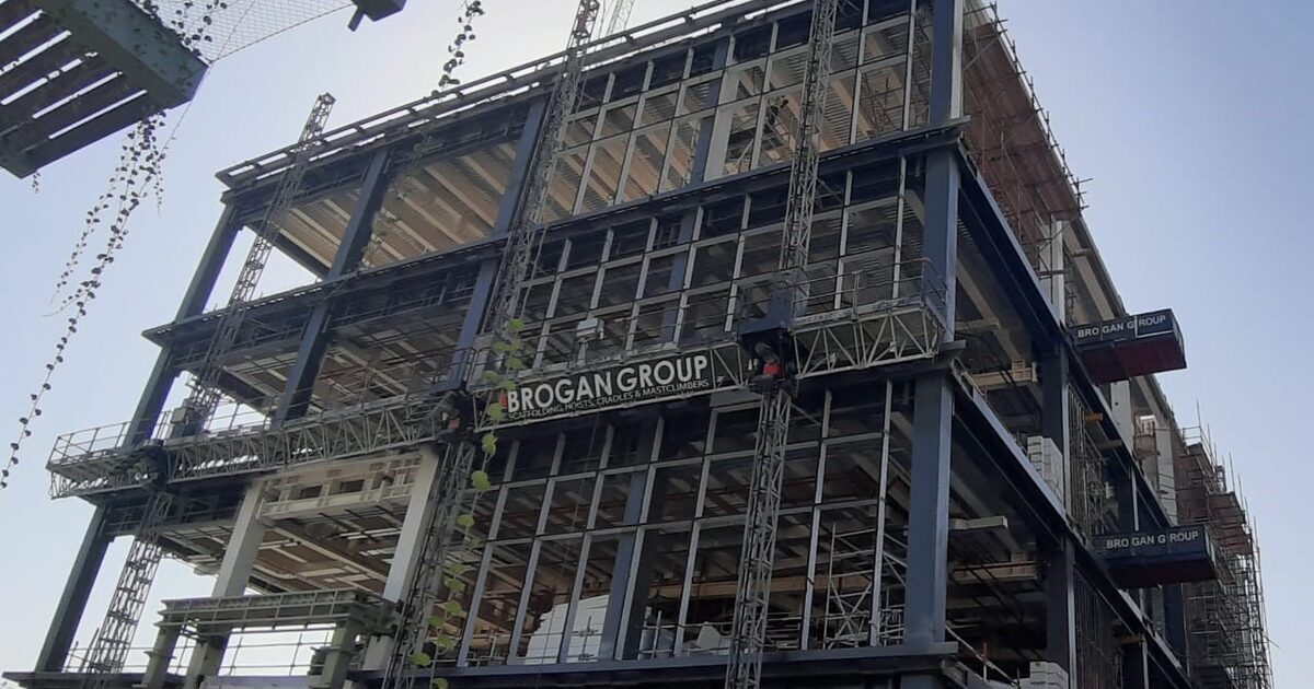 Brogan providing access scaffold, mastclimber access and crane decks ...