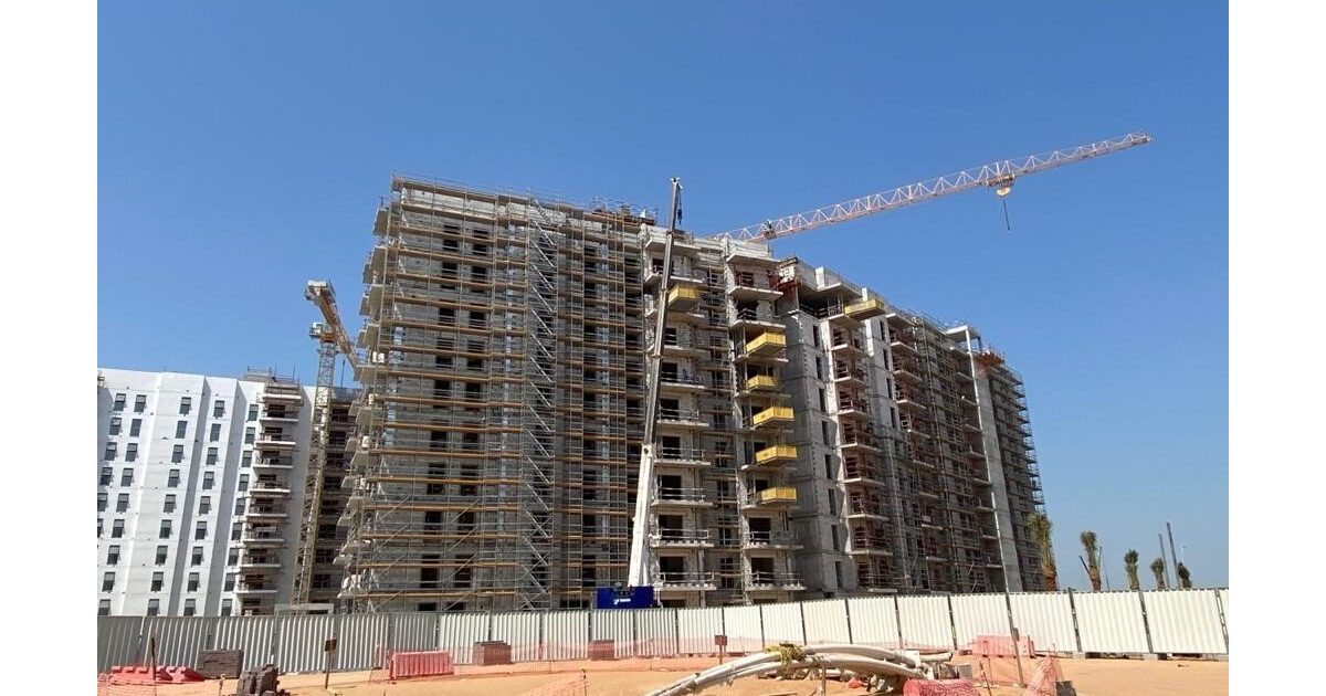 Brogan providing the access scaffold for a waterfront development on ...